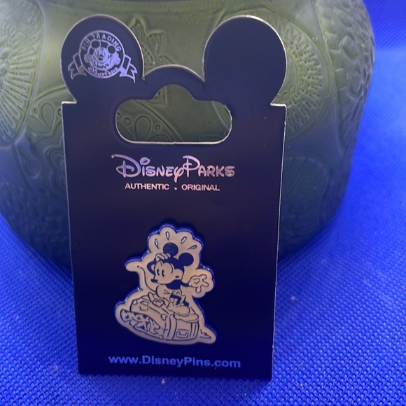Disney | Accessories | Mickey Mouse Suitcase Vacation Disney Trading ...